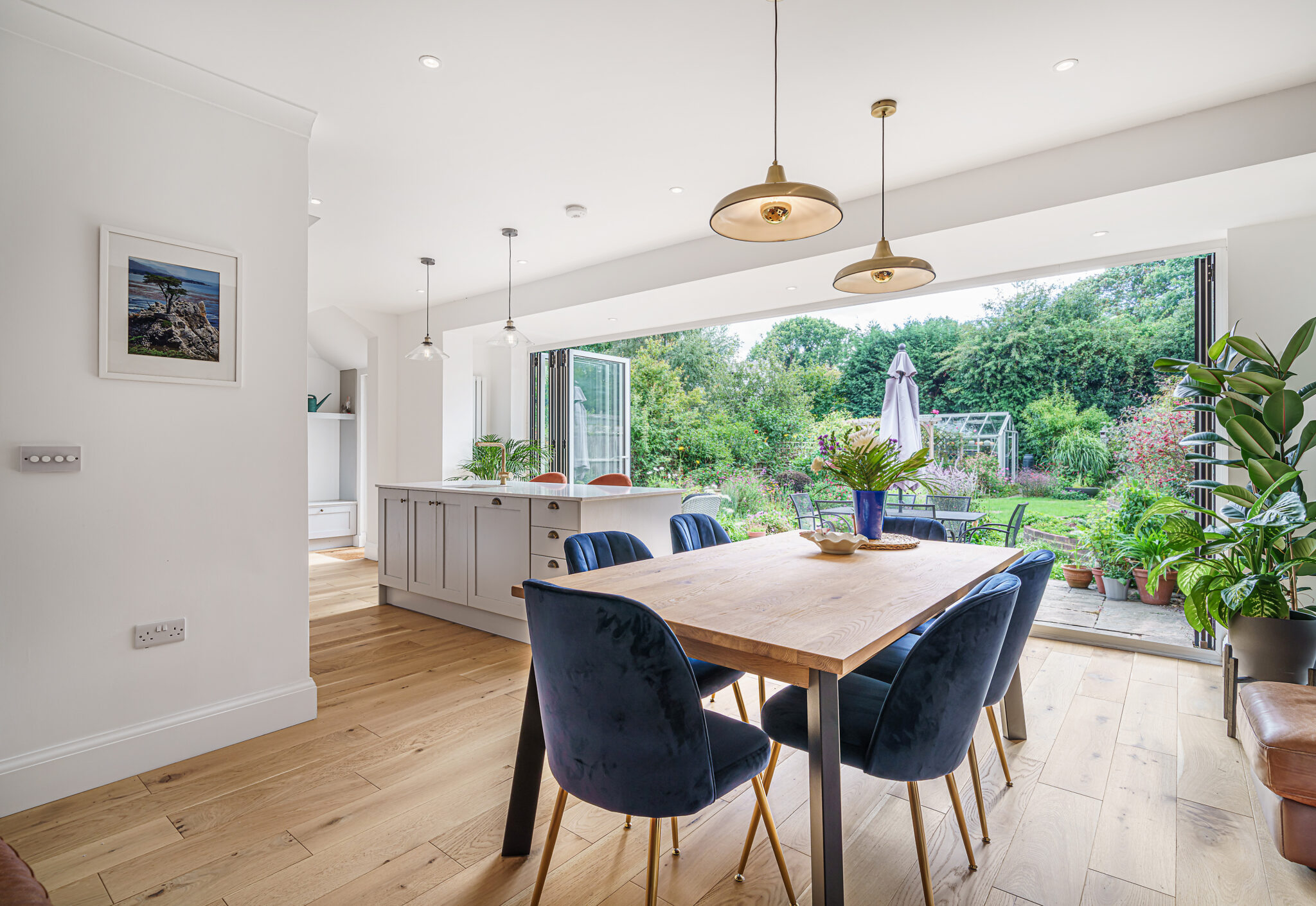 Frontline Construction: Renovation Experts Bromley & Croydon